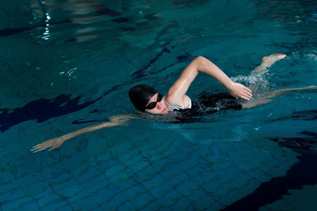 10 Step Guide On How To Kick In Swimming: A Beginner’s Guide
